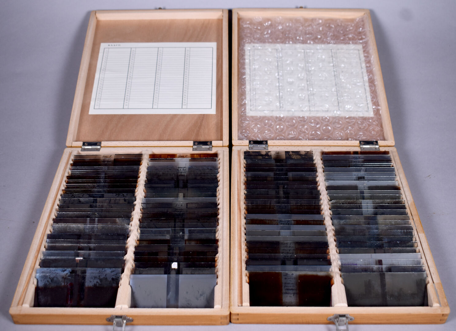 Ensemble de 2 coffrets de 50 plaques de verre (chaque) (vues ...