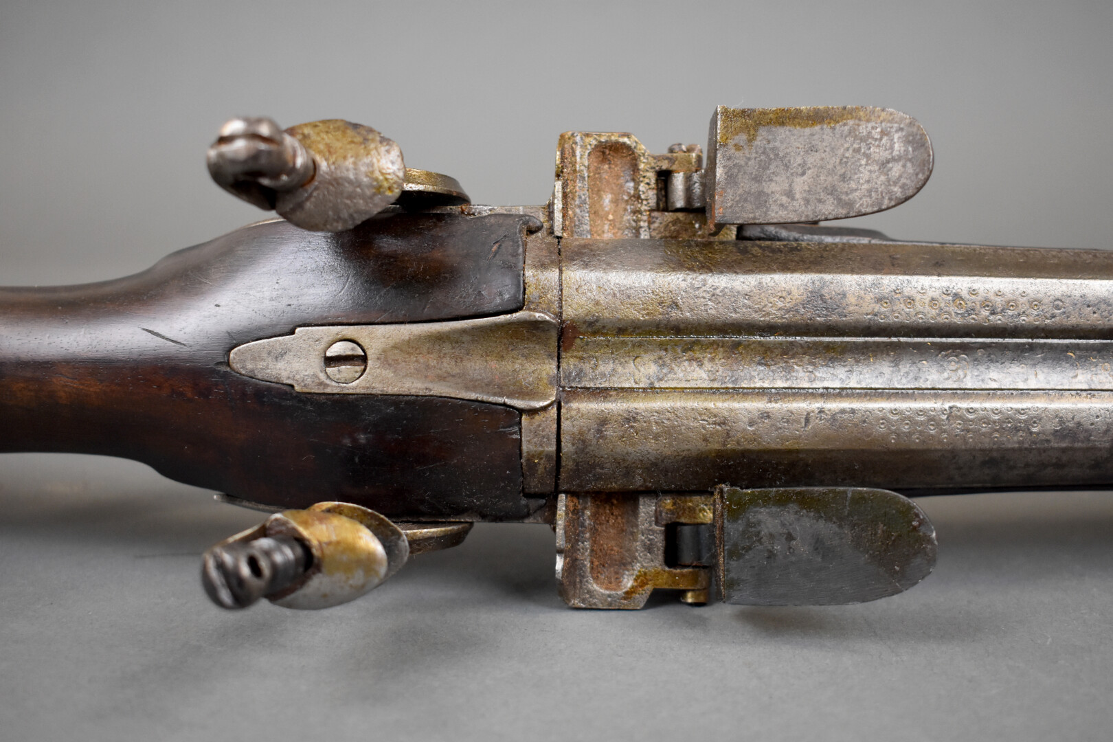 Grand fusil de chasse à canons juxtaposés. À silex, monte fer platine à ...