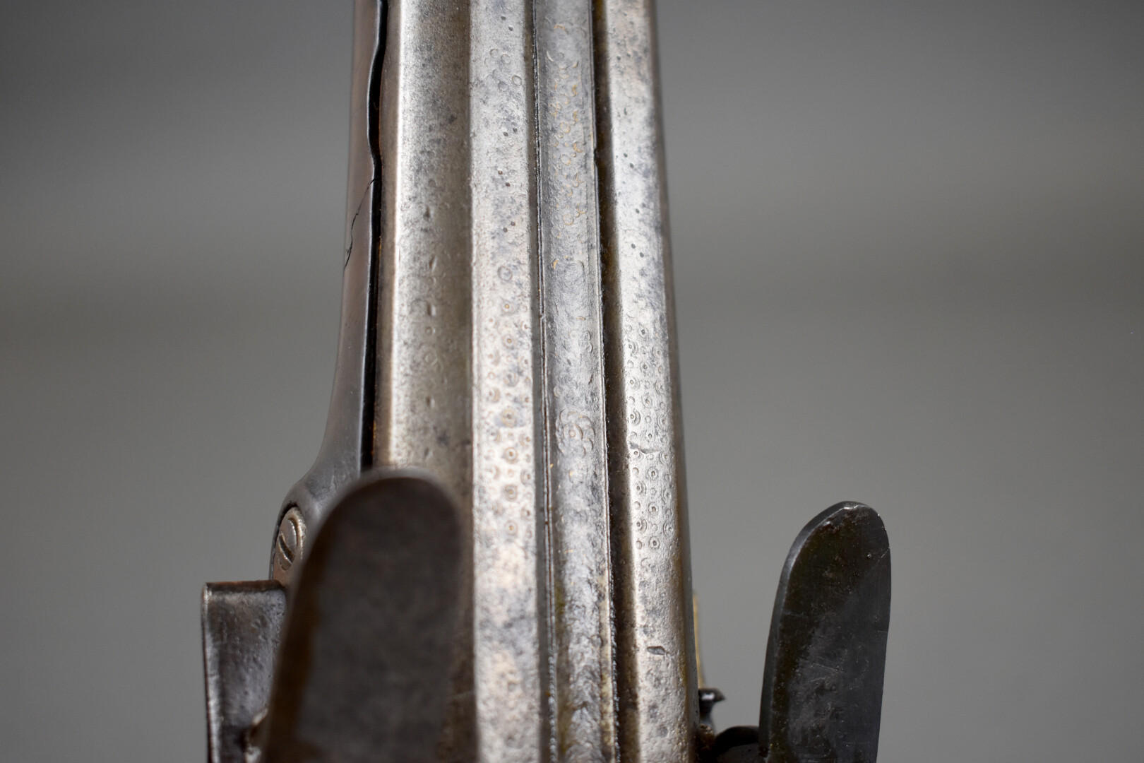 Grand fusil de chasse à canons juxtaposés. À silex, monte fer platine à ...