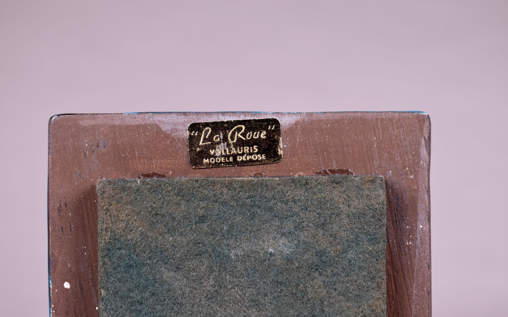 Mithé ESPELT (1923-2020). Boite en bois laqué noir, le couvercle en ...