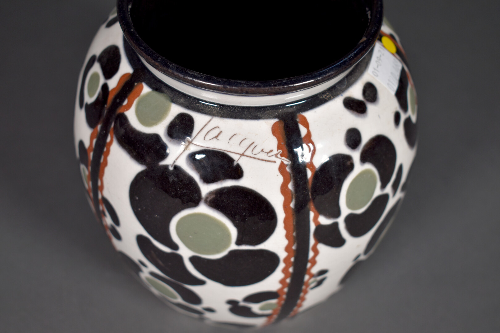 Paul JACQUET (1883-1968) à Annecy. Vase ovoïde en céramique à décor ...